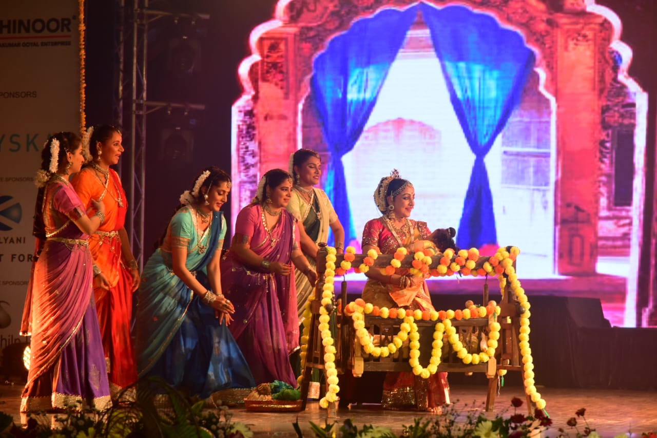 Pune Festival - हेमा मालिनींच्या 'यशोदा कृष्ण बॅले' आणि शाकीर खान, तेजस ...