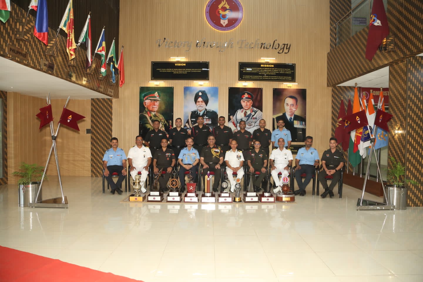 DEFENCE SERVICES TECHNICAL STAFF COURSE-06 : 165 ARMED FORCES OFFICERS ...